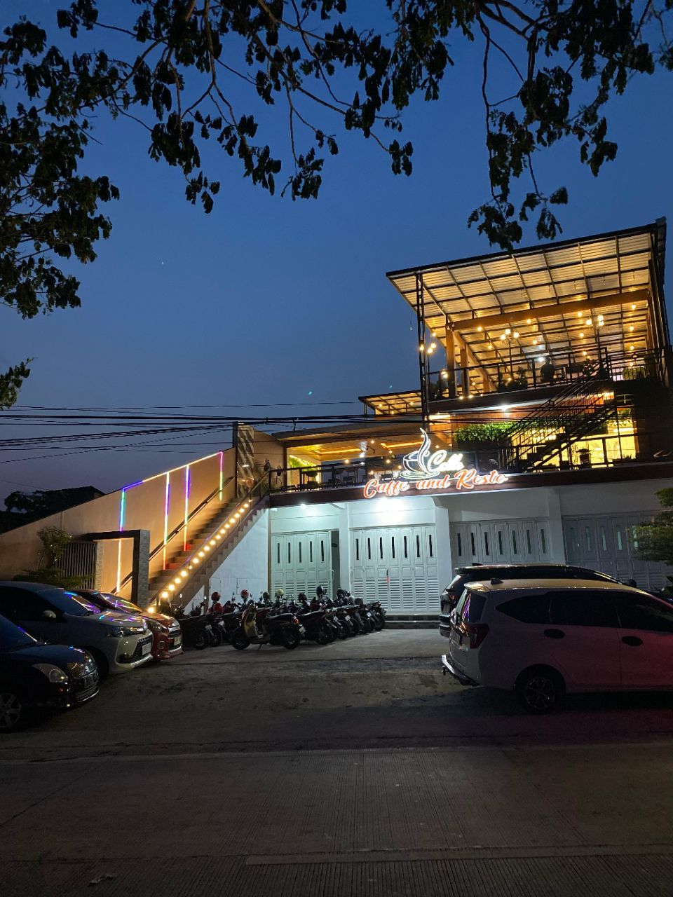 D'Cello Caffe and Resto - Tantri